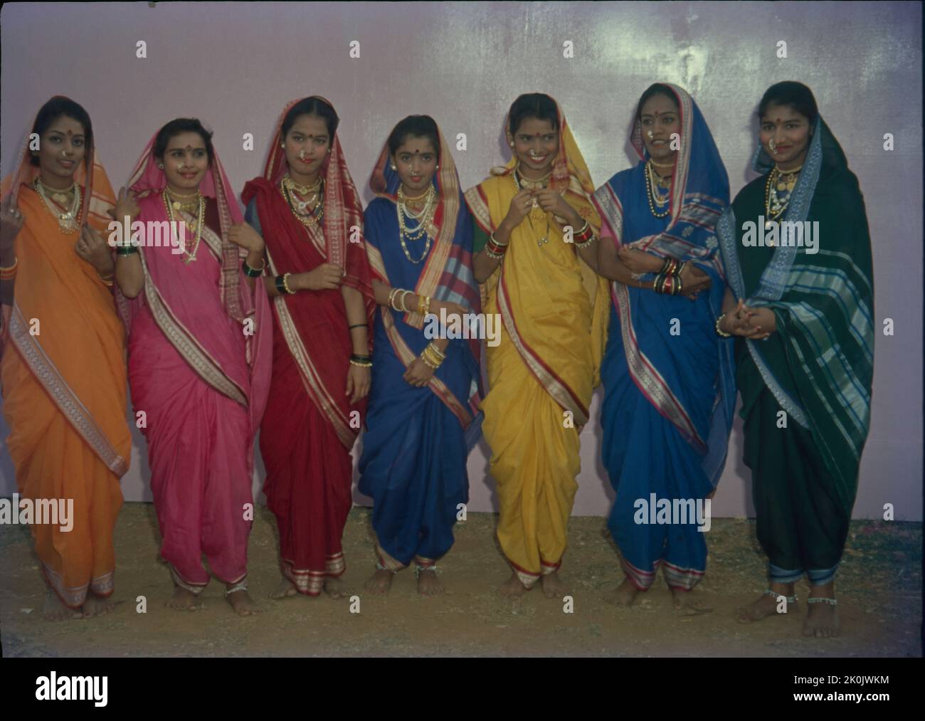 Maharashtra, Traditionally Dressed Women's Stock Photo - Alamy