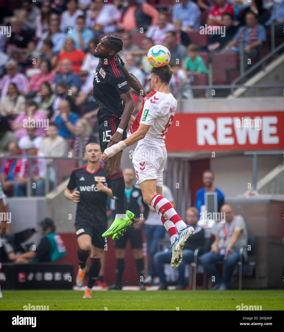Theoson-Jordan Siebatcheu (Union), Eric Martel (Köln) 1. FC Köln ...