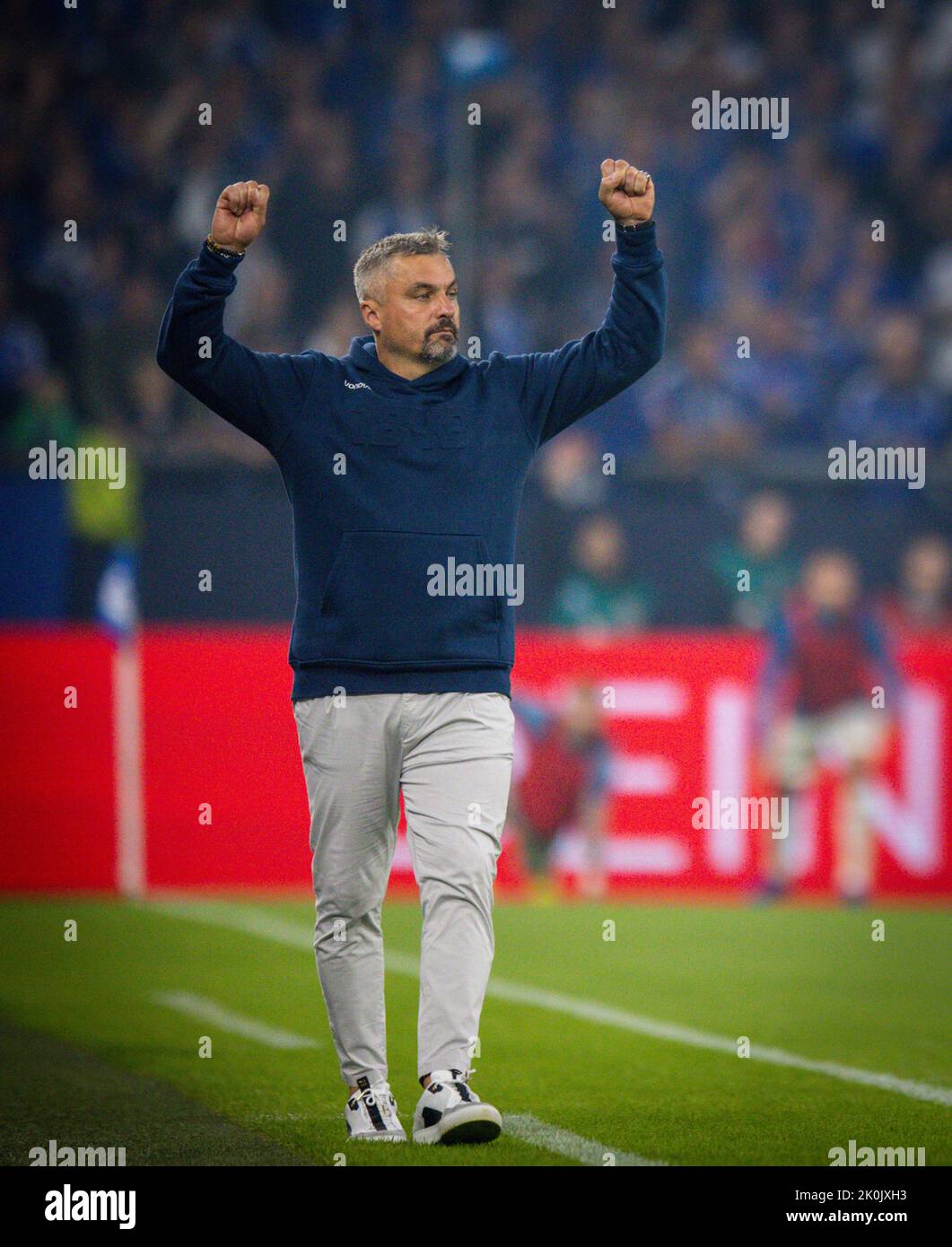 Trainer Thomas Reis (Bochum) FC Schalke 04 - VfL Bochum 10.09.2022 ... Trainer Thomas Reis (Bochum) FC Schalke 04 - VfL Bochum 10.09.2022 ...