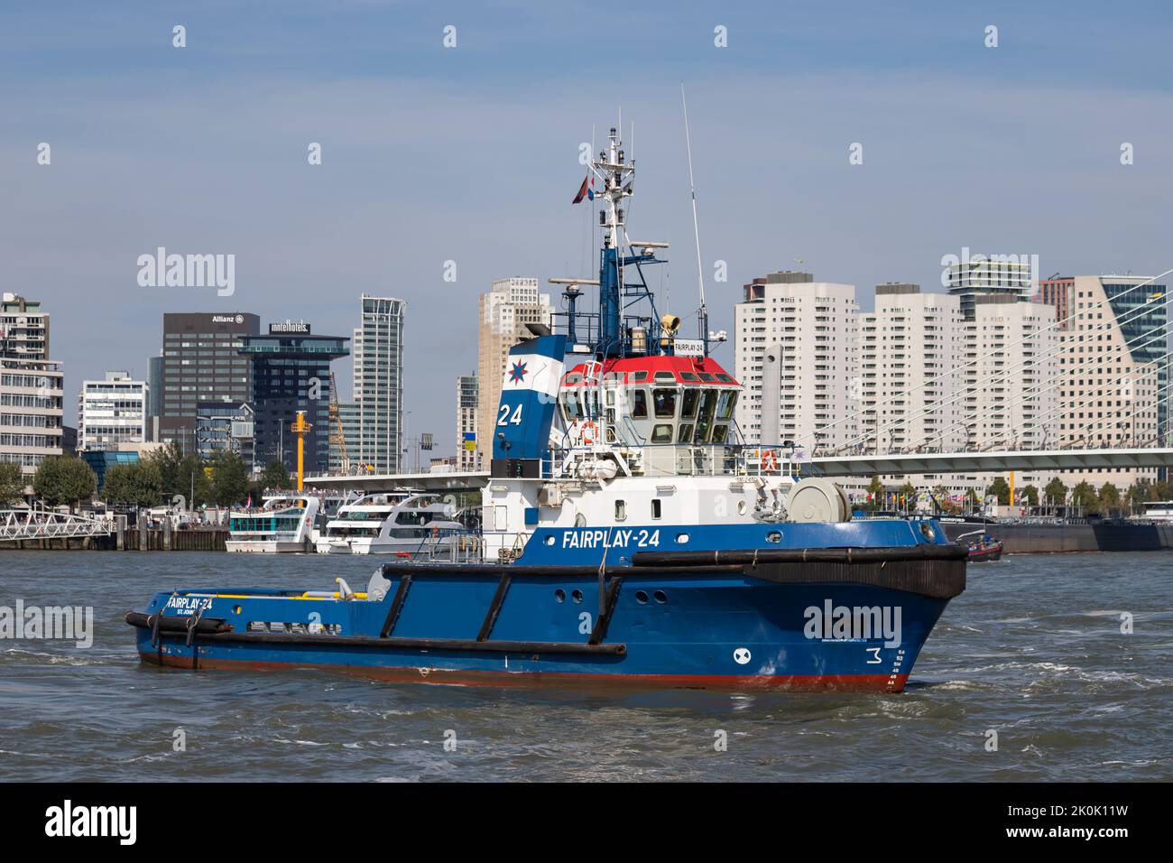 Tug boat the Fairplay - 24 in the Harbor of Rotterdam Stock Photo - Alamy