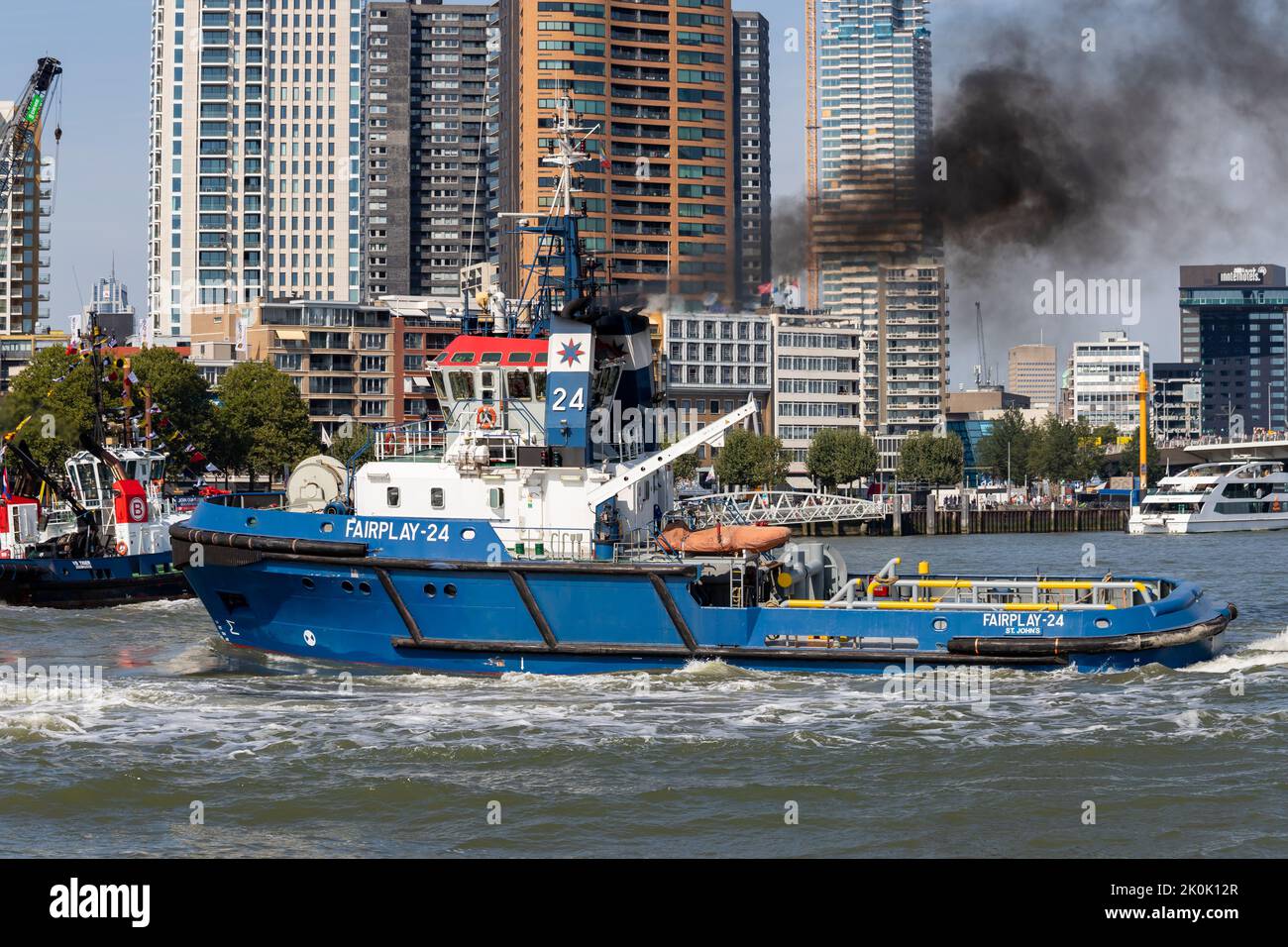 Tug boat the Fairplay - 24 in the Harbor of Rotterdam Stock Photo - Alamy