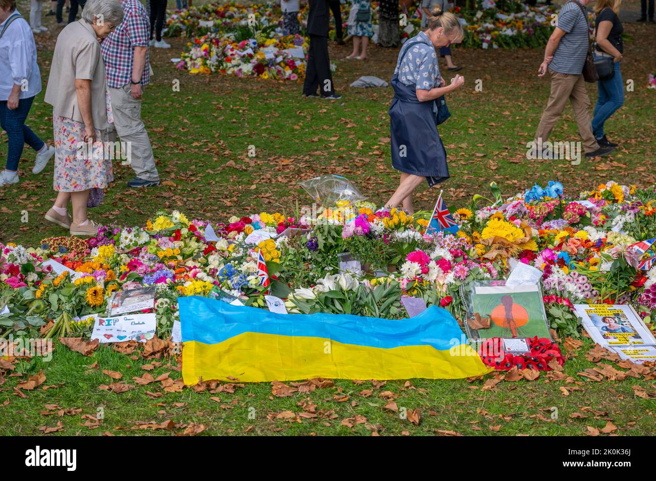 London, UK. 12 September 2022. Green Park adjacent to Buckingham Palace ...