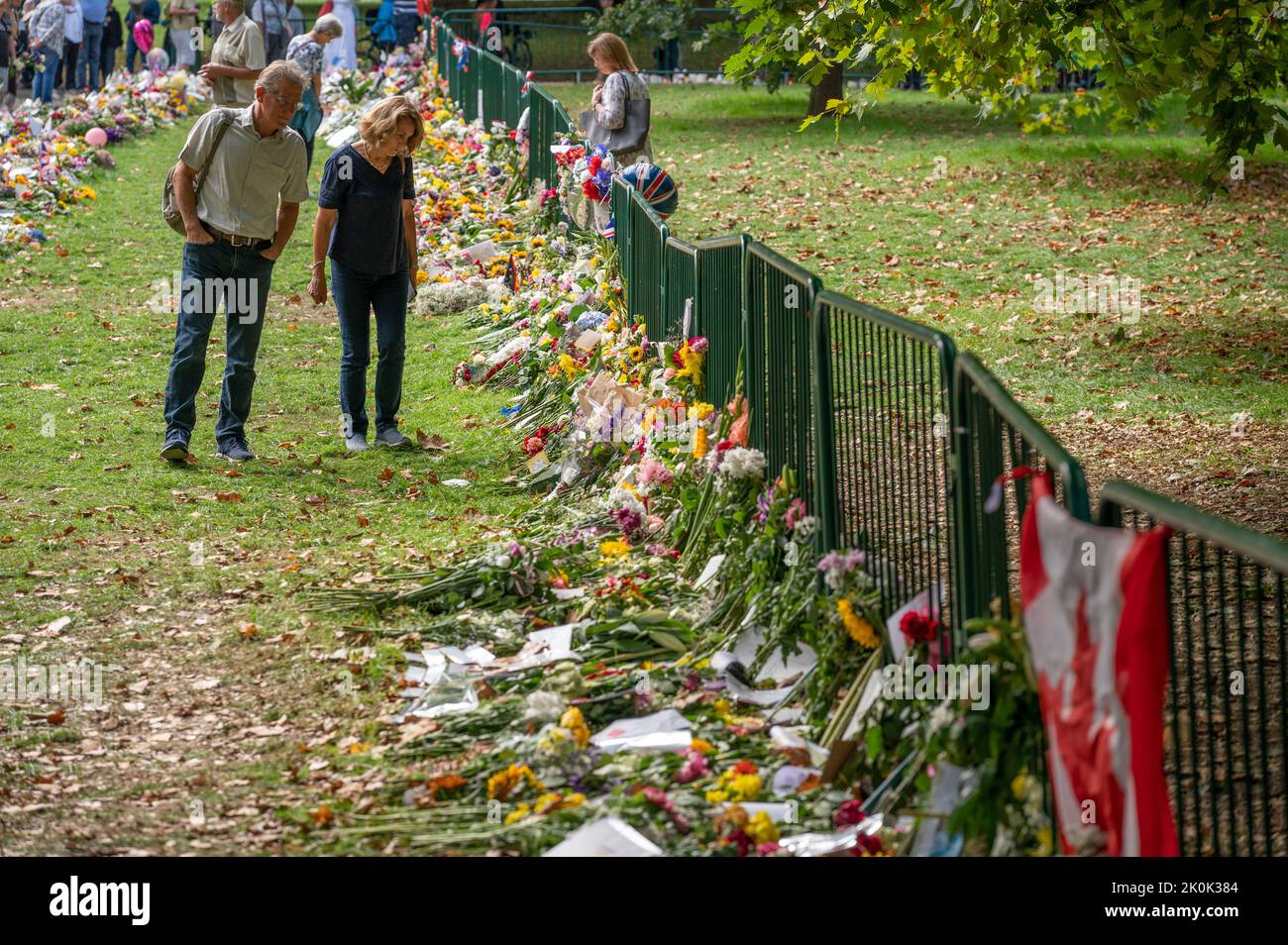 London, UK. 12 September 2022. Green Park adjacent to Buckingham Palace ...