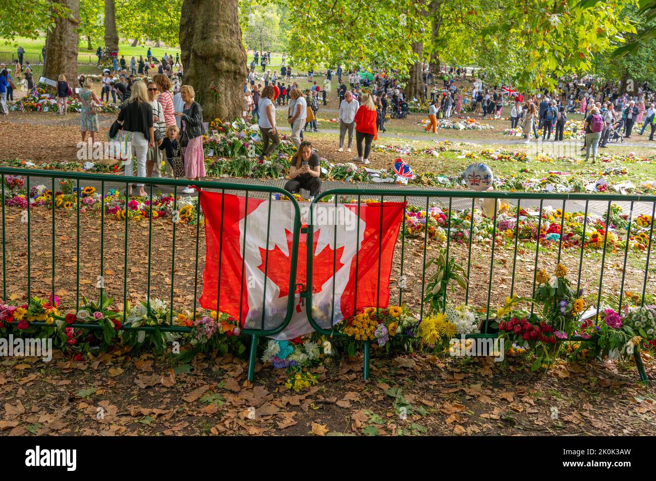 London, UK. 12 September 2022. Green Park adjacent to Buckingham Palace ...