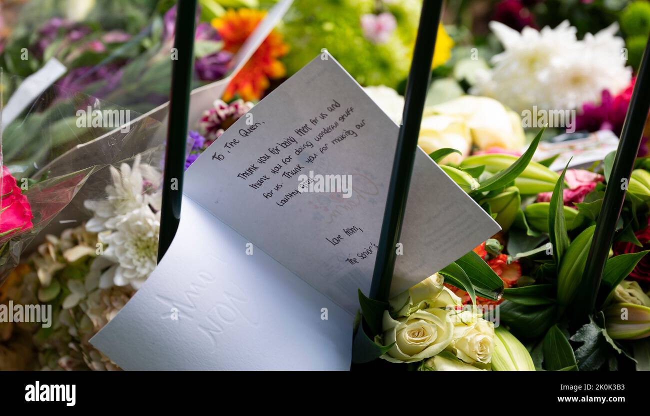 London, UK. 12 September 2022. Green Park adjacent to Buckingham Palace ...