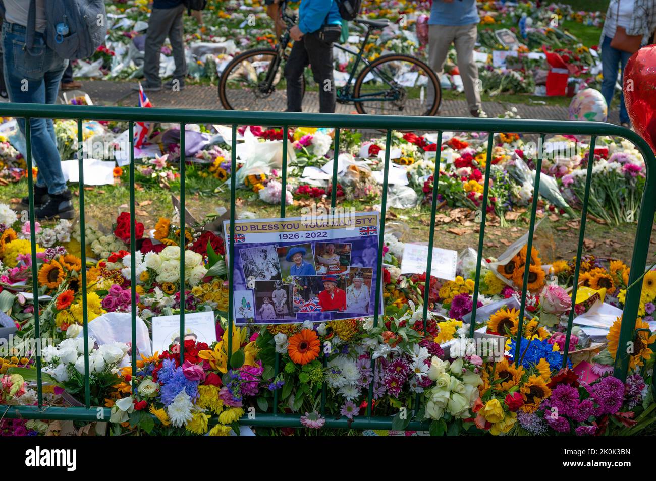 London, UK. 12 September 2022. Green Park adjacent to Buckingham Palace ...