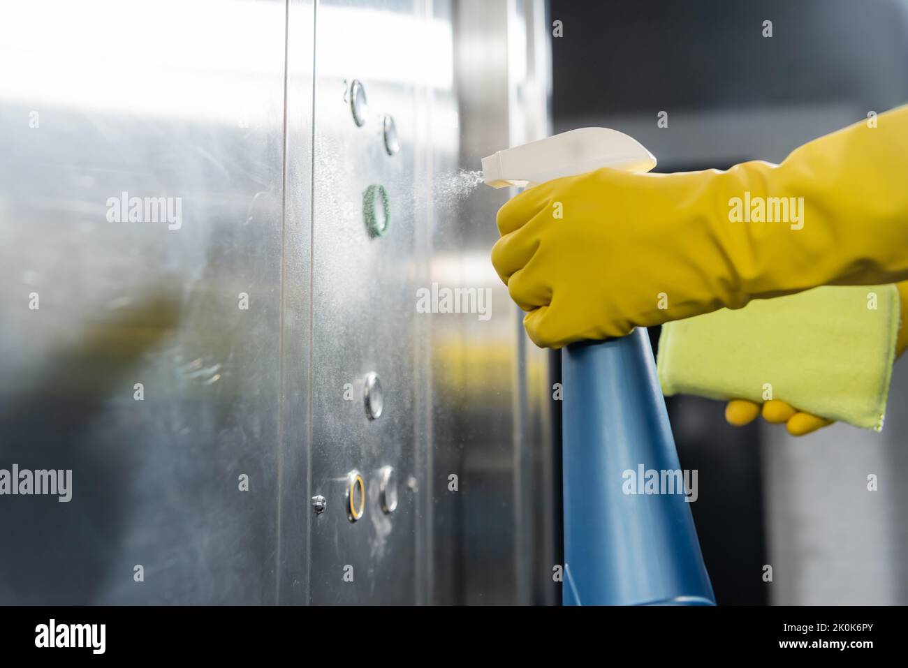 Office elevator hi-res stock photography and images - Alamy