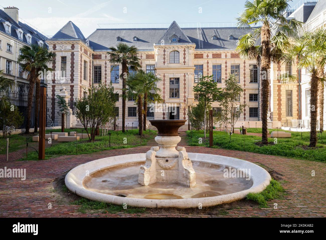 THE BNF RICHELIEU REOPENS AFTER YEARS OF RENOVATIONS Stock Photo - Alamy