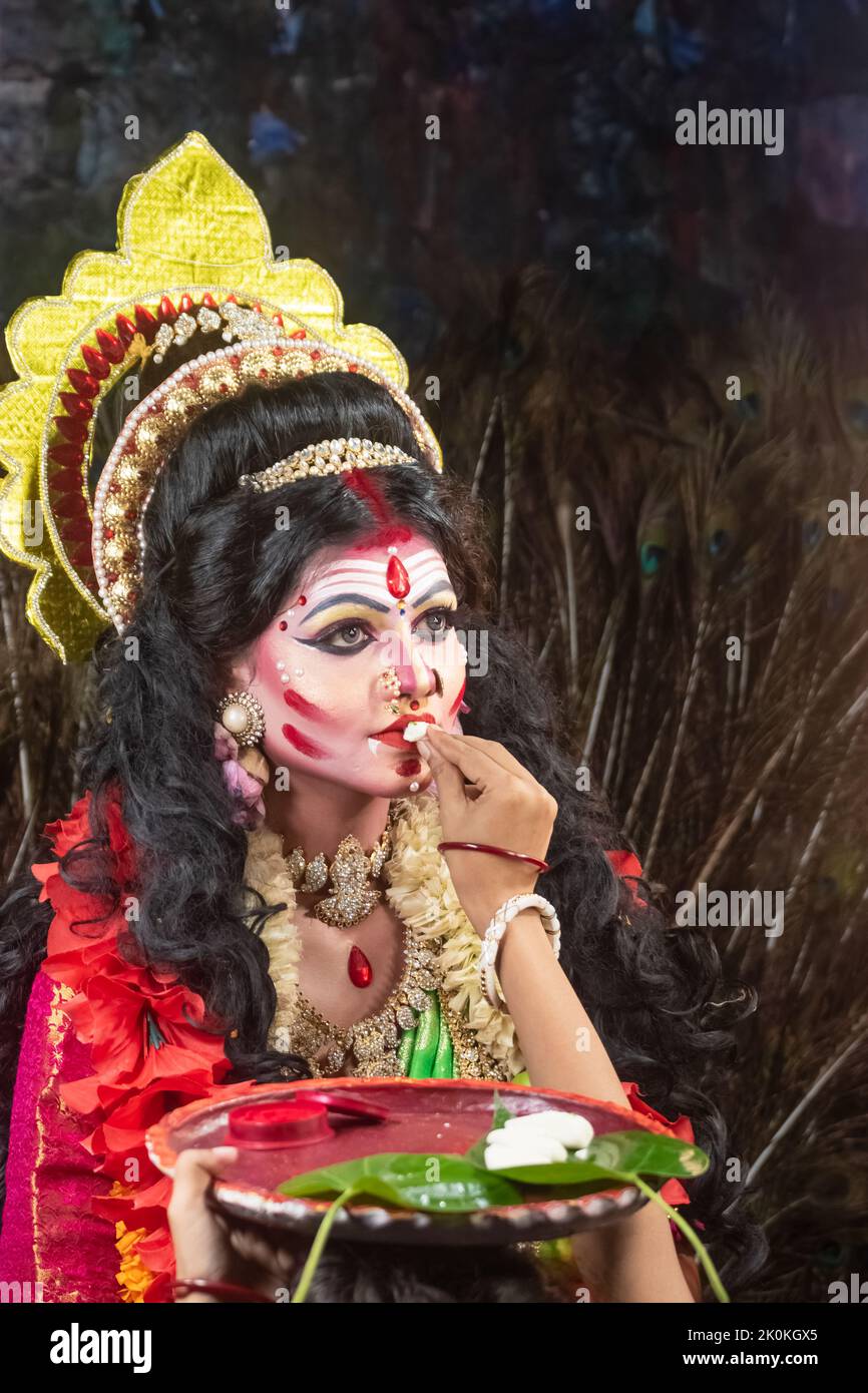 This is a conceptual photo shoot of Agomoni and Vijaya Dashami,Maa ...