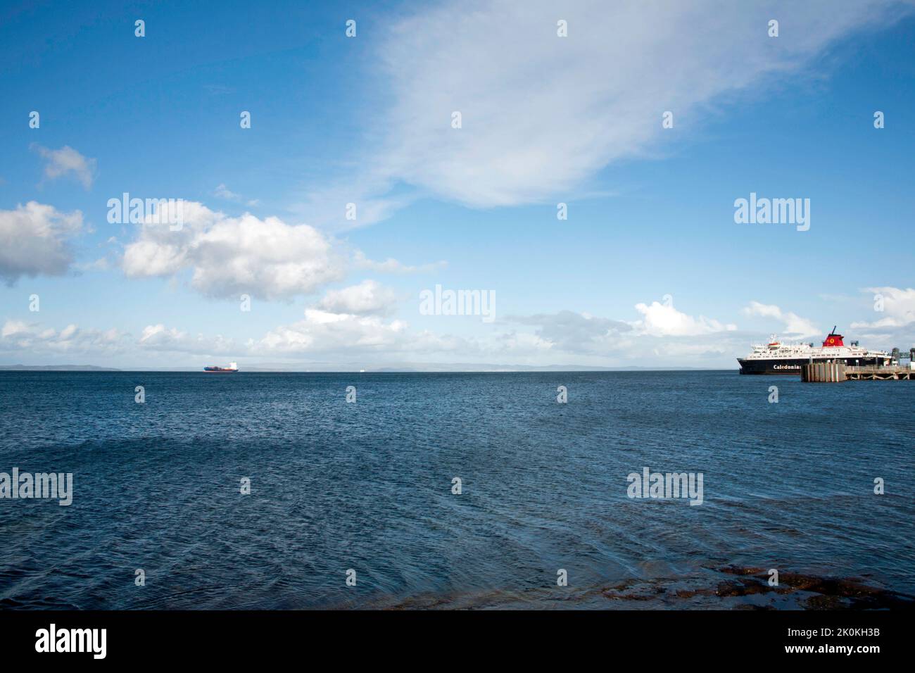 The Caledonian MacBrayne ferry Caledonian Isles moored at Brodick Ferry ...