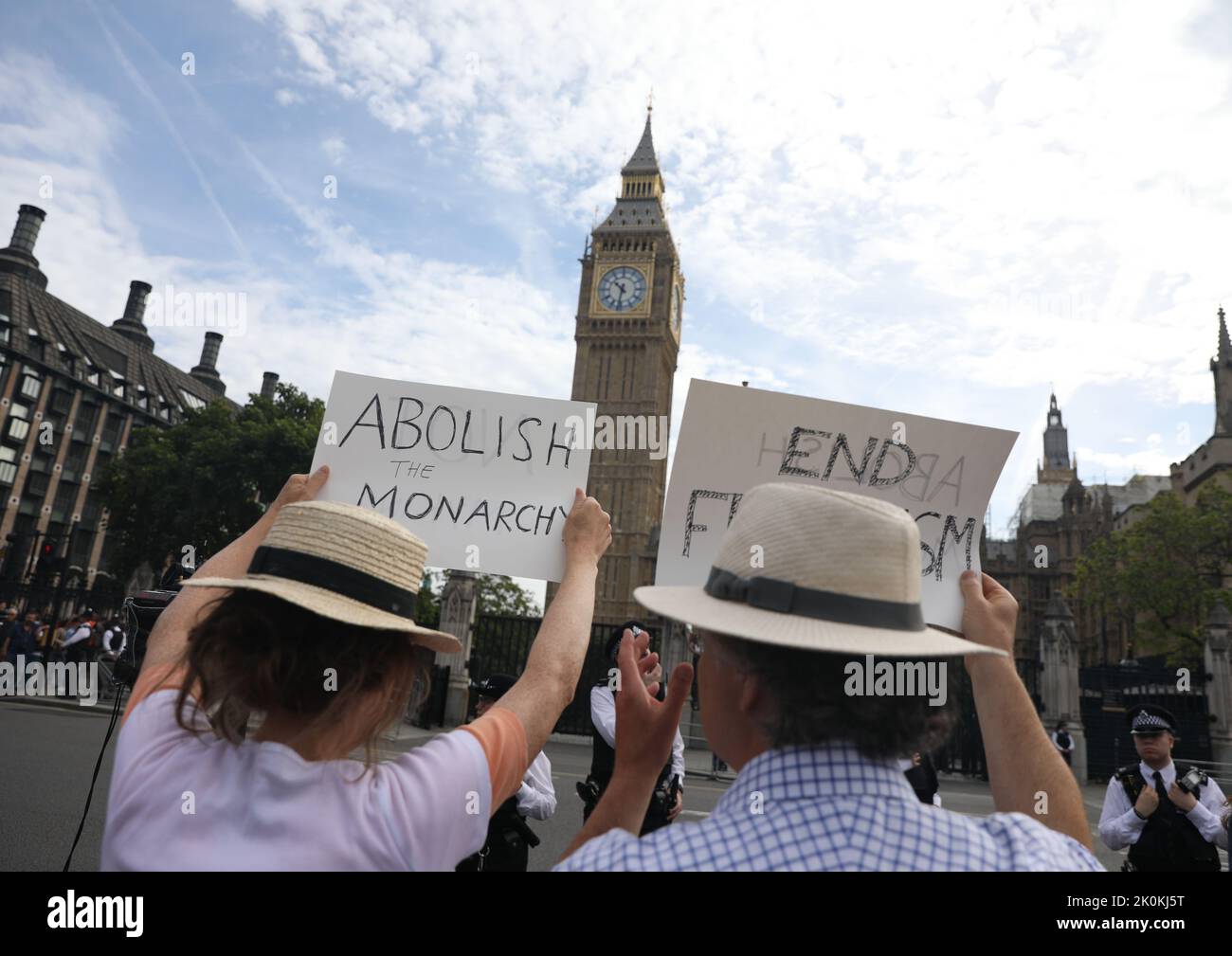 London, UK. 12th Sep, 2022. Anti-Royal demonstrator protests outside ...