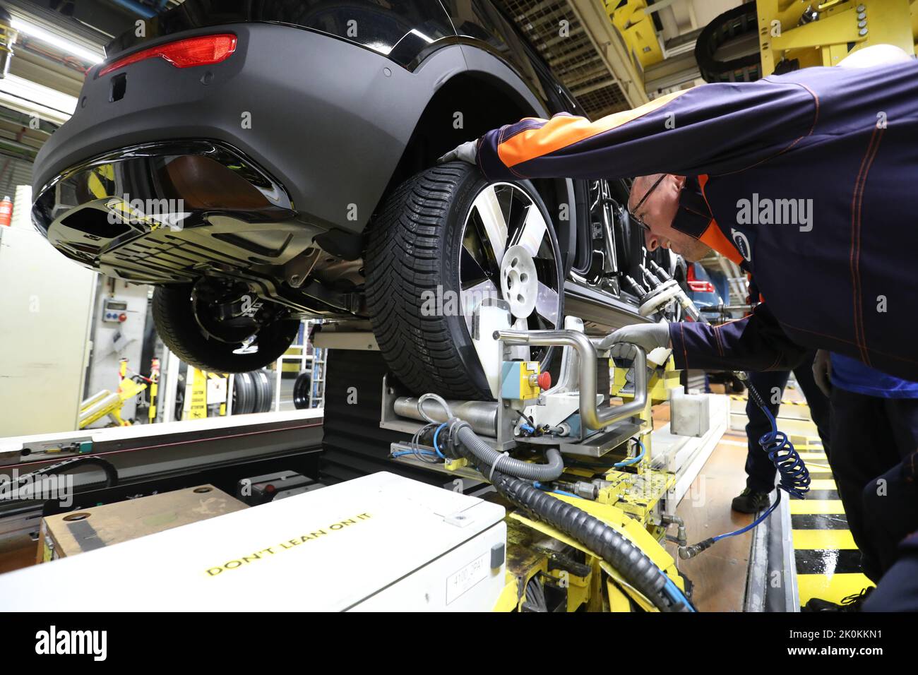 Illustration shows a visit to the Volvo Cars plant, in Gent, Monday 12 ...