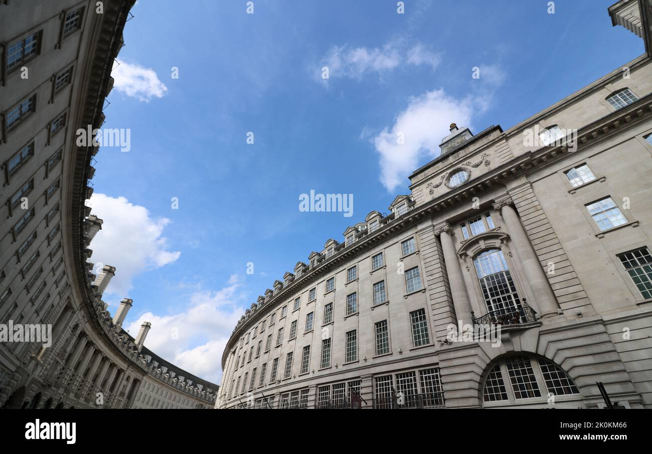 Curved buildings hi-res stock photography and images - Alamy