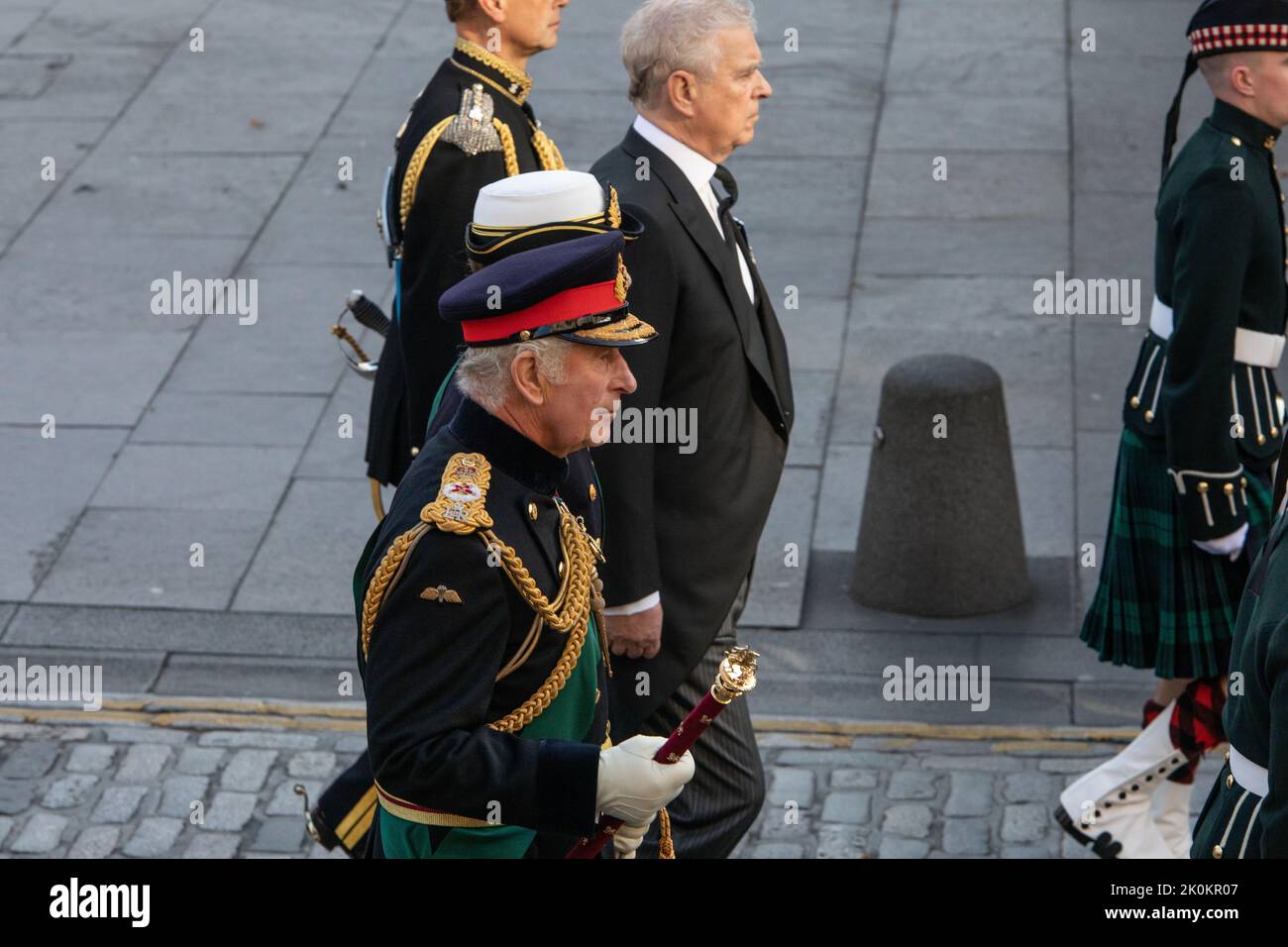 Edinburgh, Scotland, 12 September 2022. The cortege carrying the coffin ...
