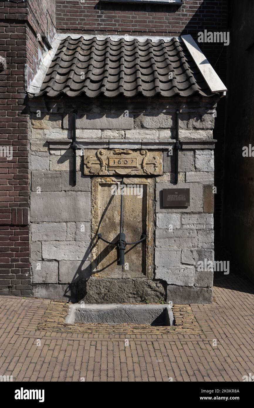 Medieval Water pump in Gorinchem, the Netherlands Stock Photo - Alamy