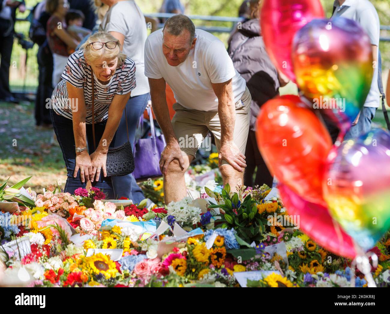 London, UK. 12th Sep, 2022. A garden of floral tributes in Green Park ...