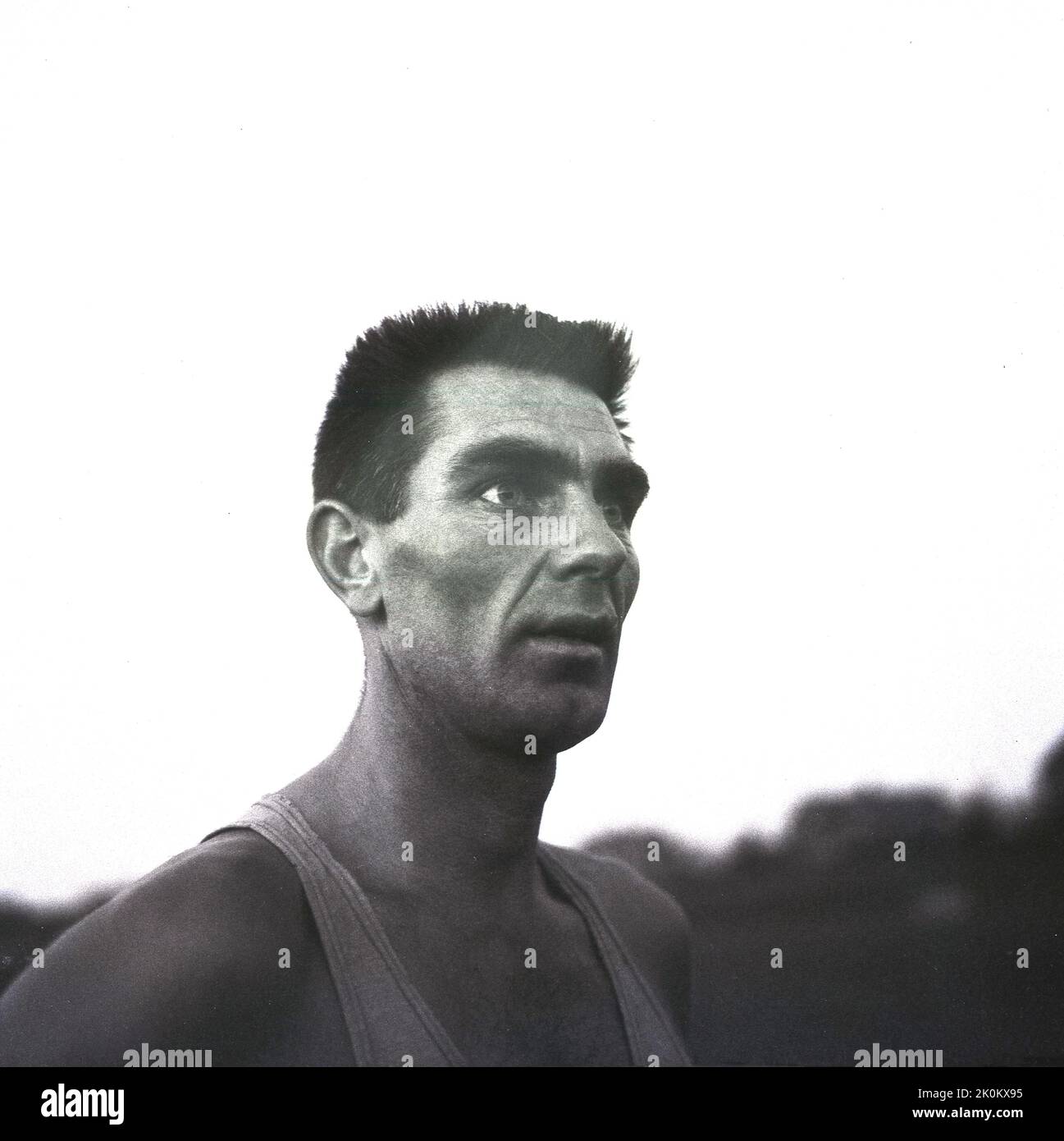 1964, historical, male runner, side profile, Vale of Aylesbury Athletes ...