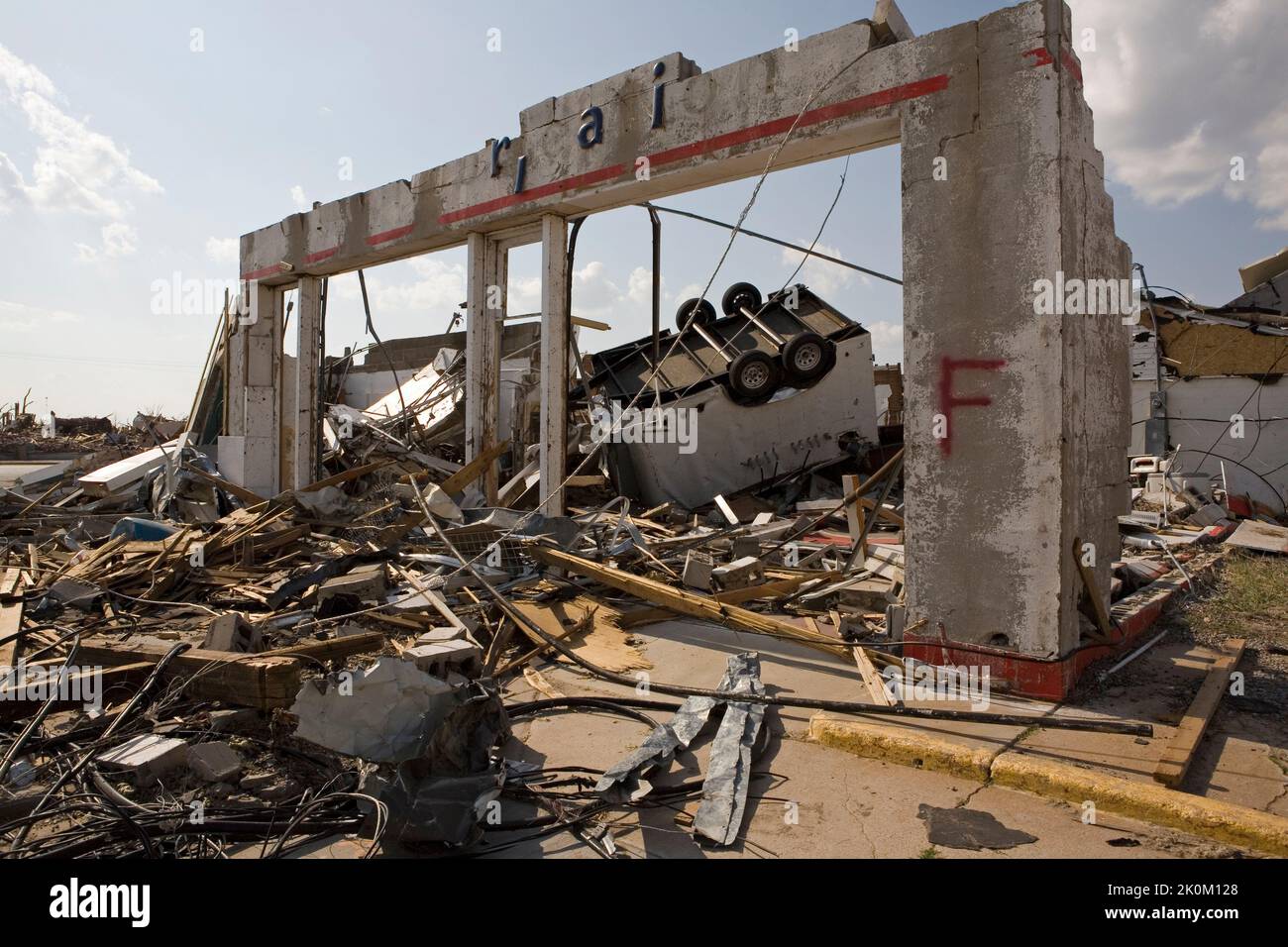 A car dealership smashed by a tornado that hit Greensburg, Kansas, USA ...