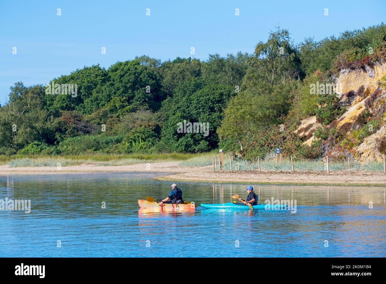 Canoes off hi-res stock photography and images - Alamy