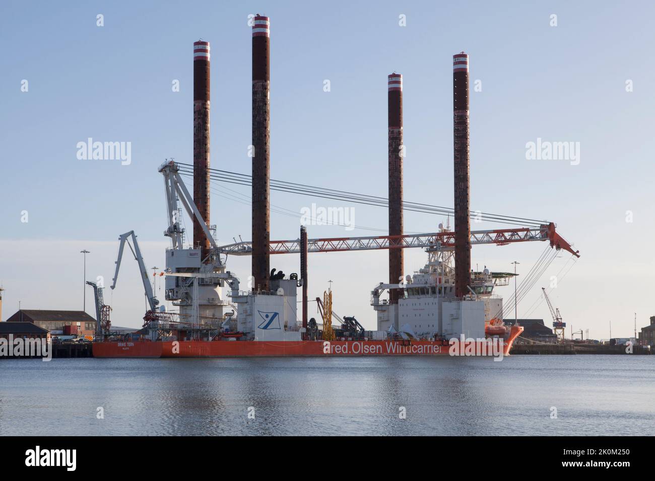 Brave Tern is a Fred Olsen Windcarrier, an offshore wind turbine ...