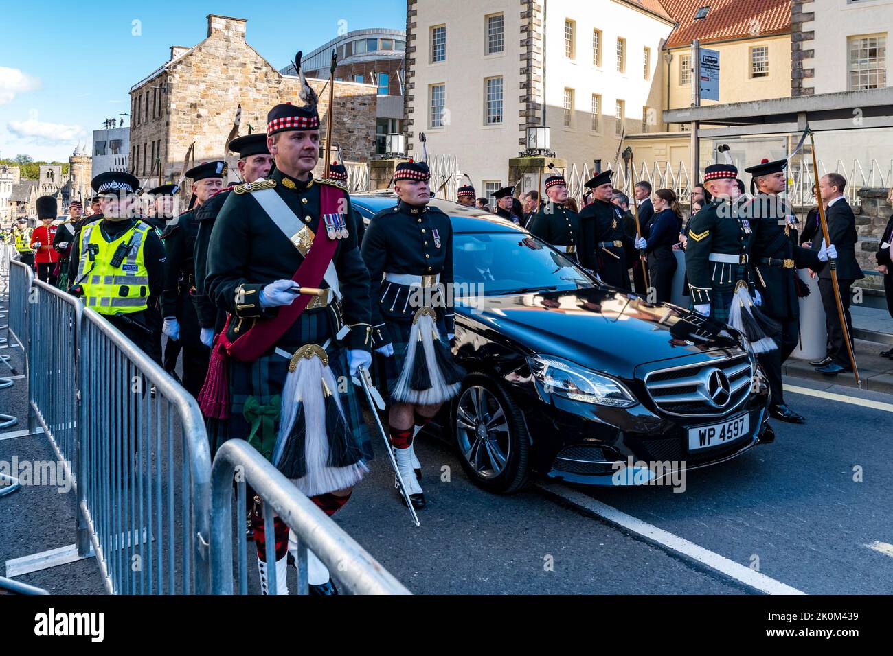 Royal archers company uniform 2022 hi-res stock photography and images ...