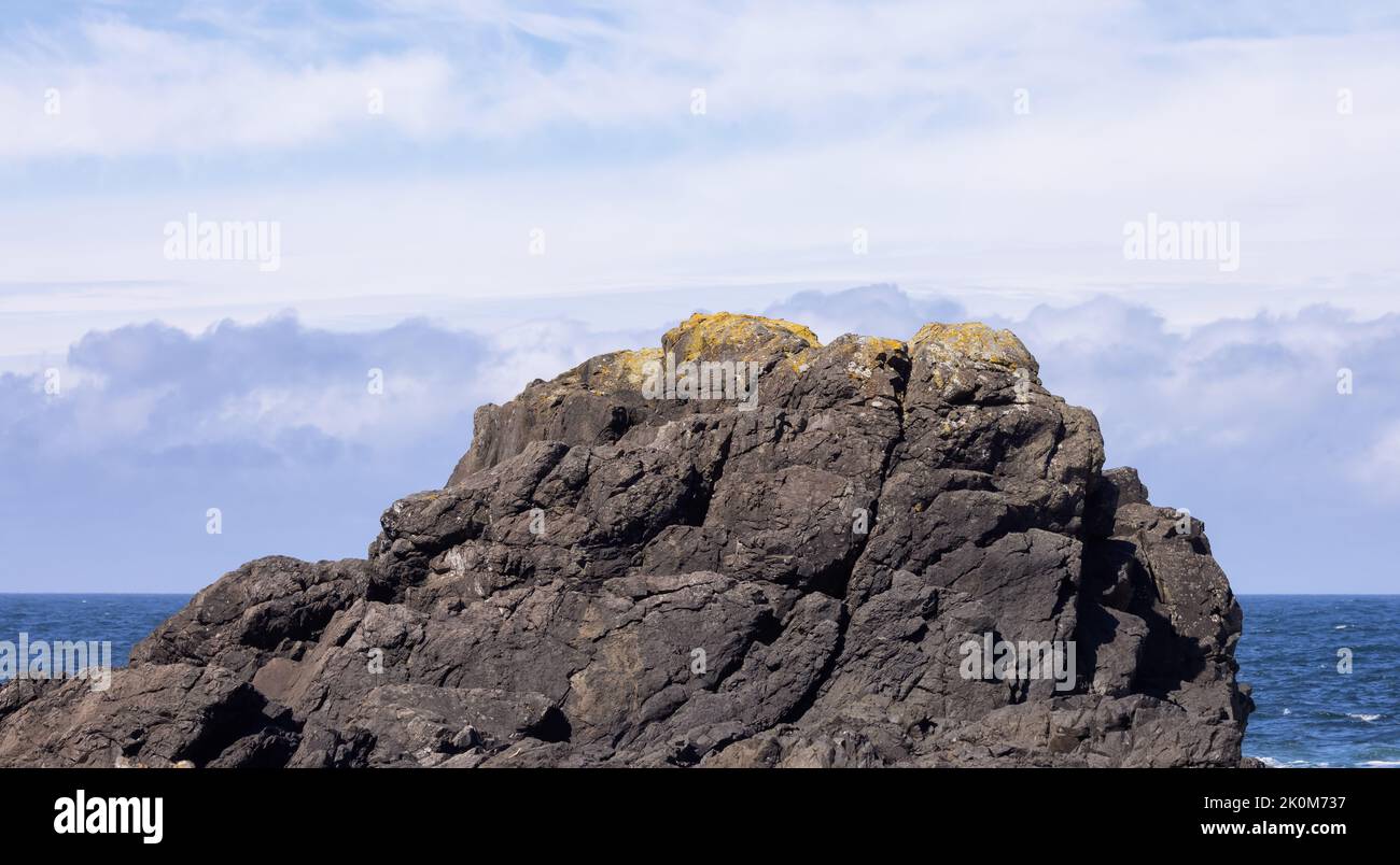 Rugged Rocks on a rocky shore on the West Coast of Pacific Ocean Stock ...