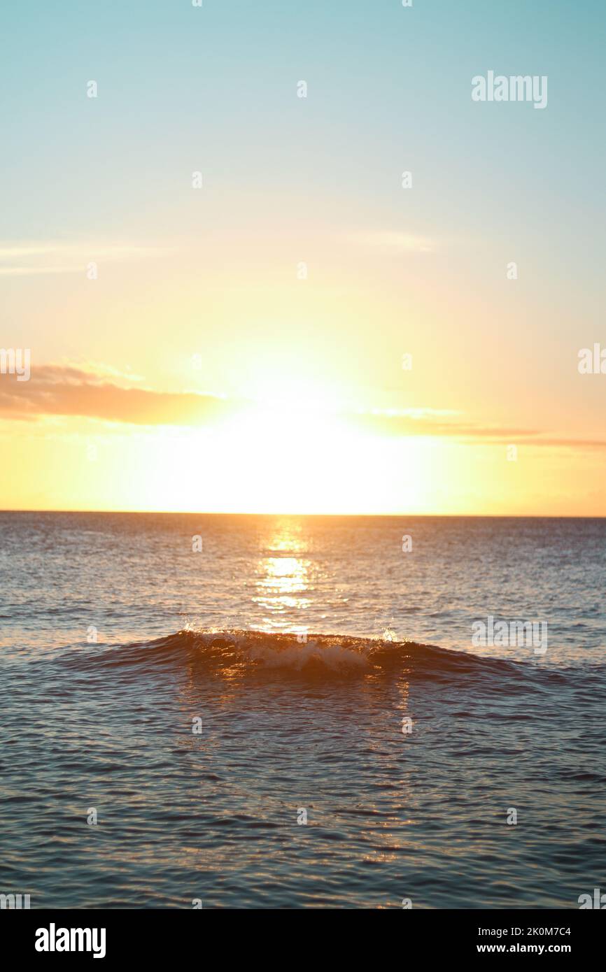 Amazing sunset in hawaii vertical hi-res stock photography and images ...