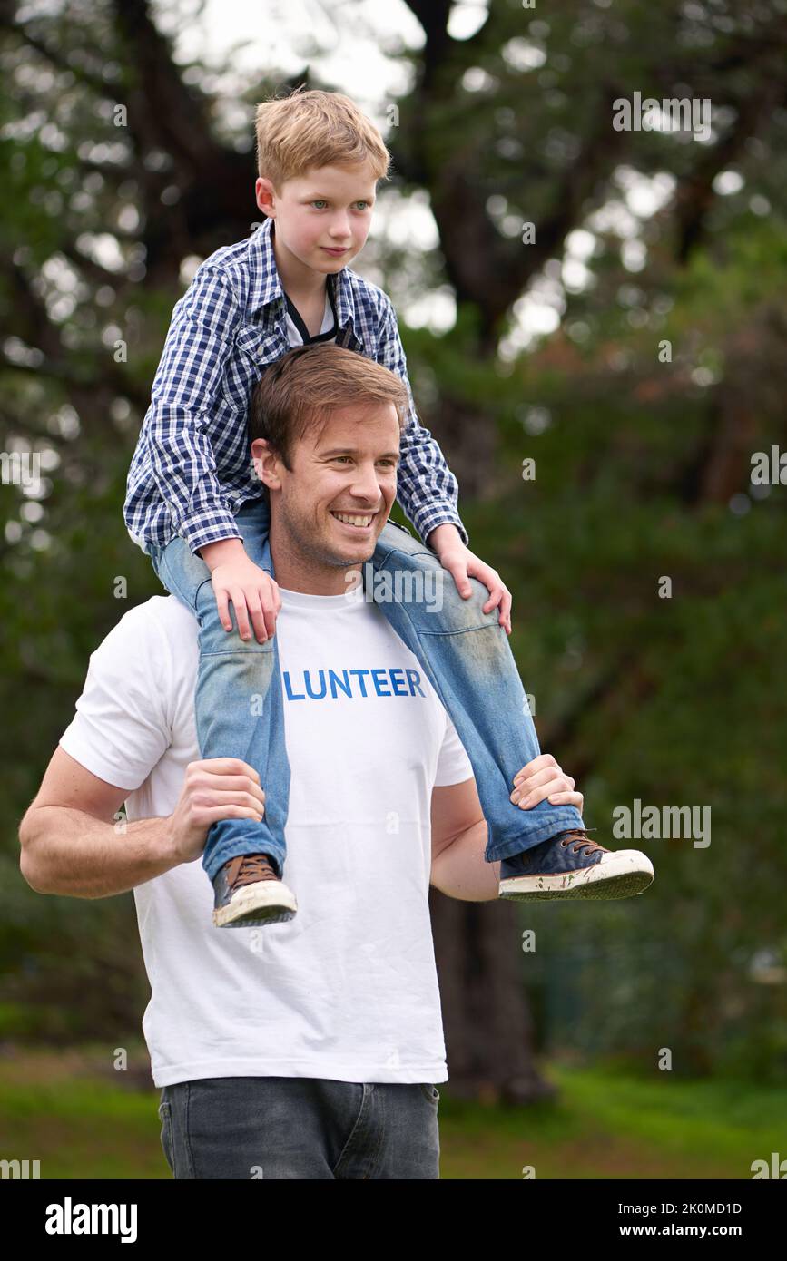 Work for a cause, not applause. volunteers working with little children ...