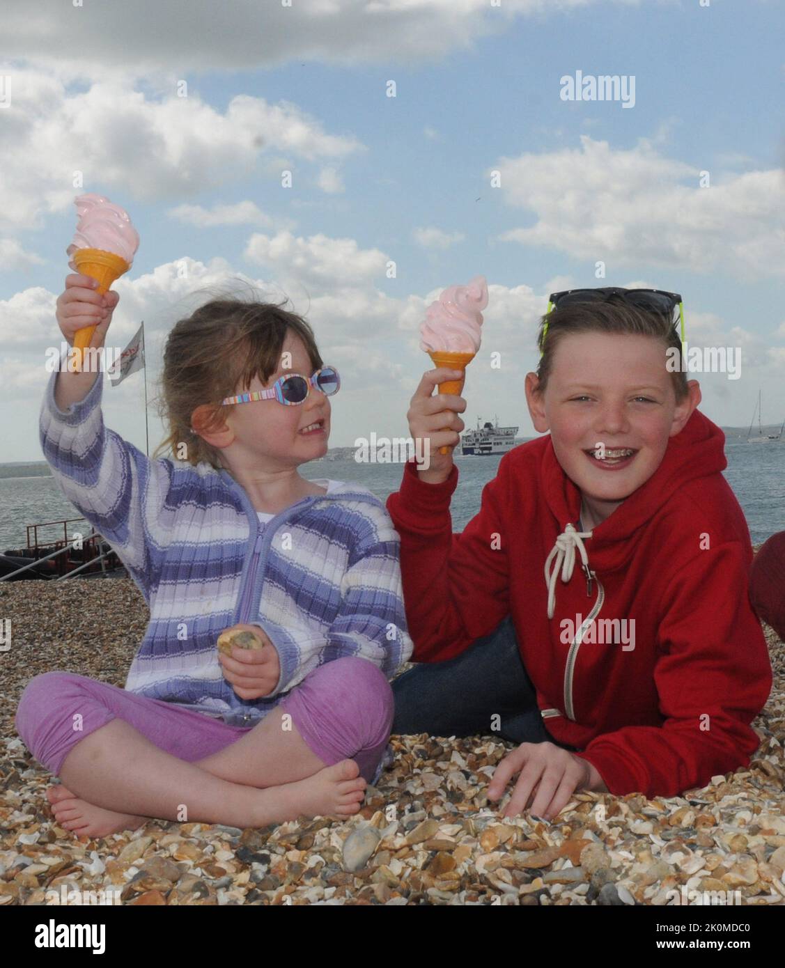 THE WEATHER IS A BIT CHILLY BUT IT DIDN'T STOP KATY BURTON PYE (3) AND ...