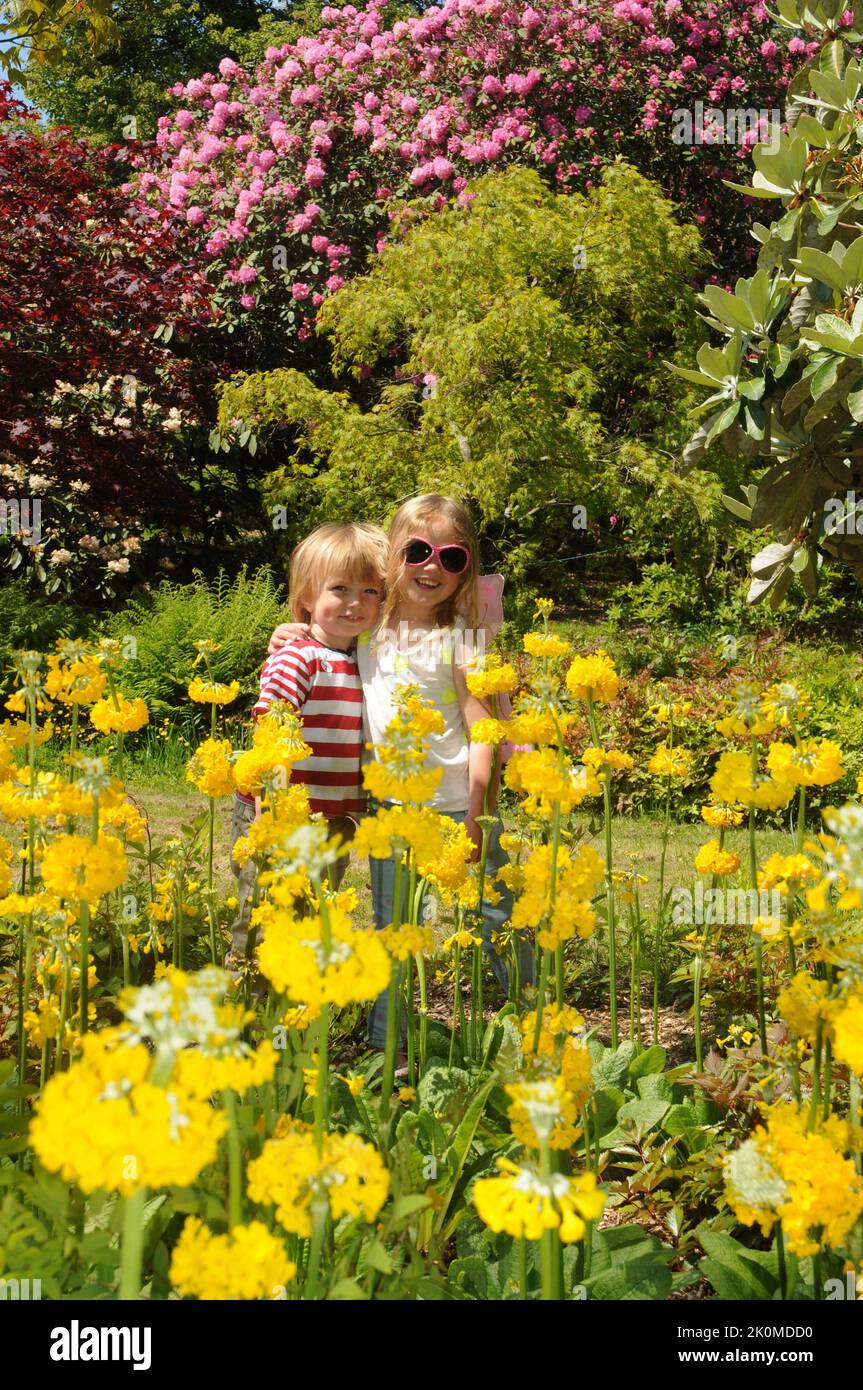 EDDIE HUGHES , (3), AND TESSA FISHER (4) HAVE FUN IN THE SUMMER ...