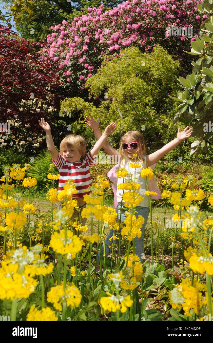 EDDIE HUGHES , (3), AND TESSA FISHER (4) HAVE FUN IN THE SUMMER ...