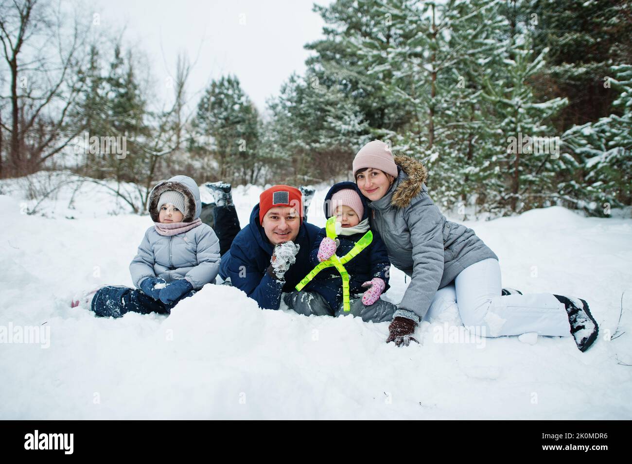 Father daughters cold weather hi-res stock photography and images - Alamy