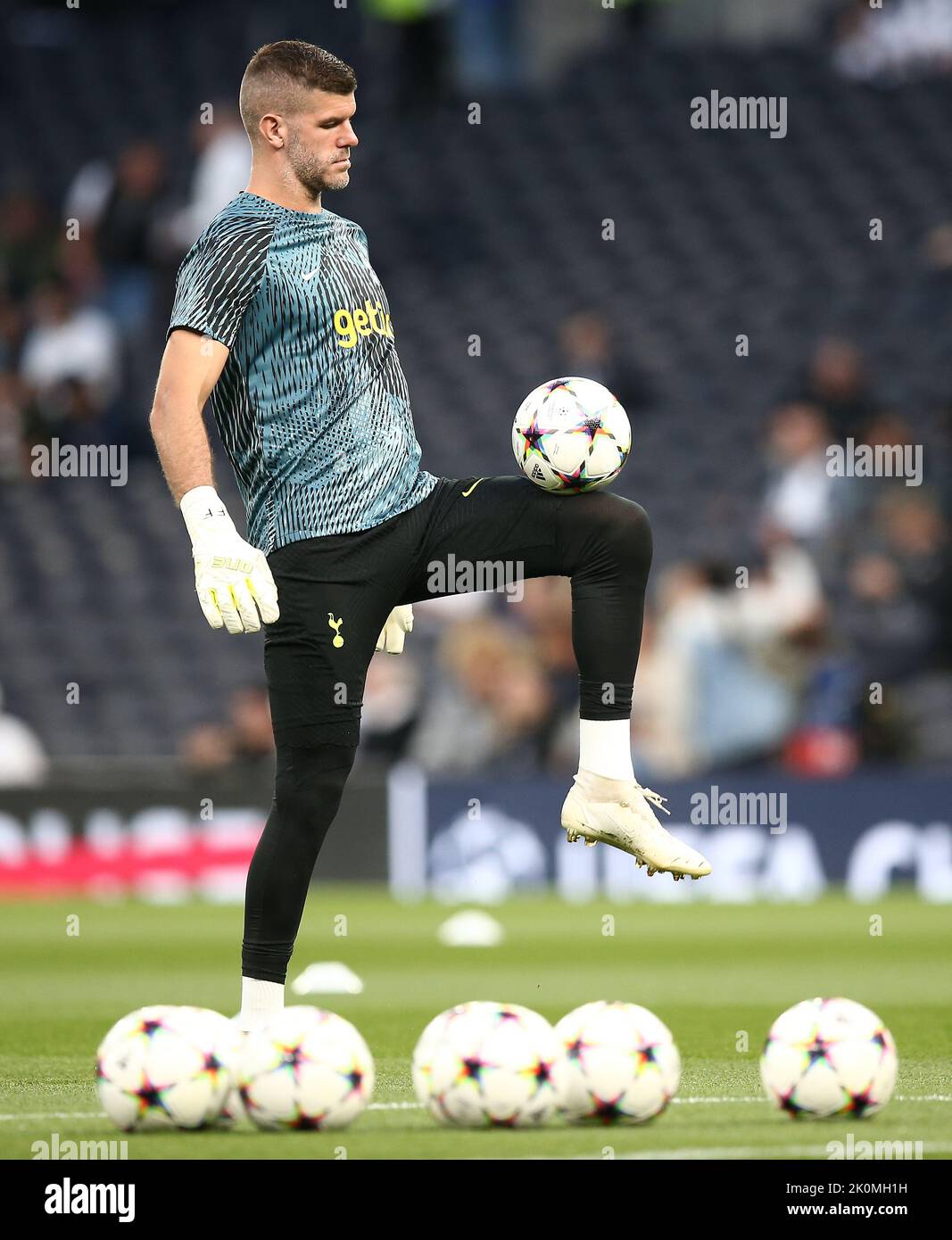 Fraser forster tottenham hotspur hi-res stock photography and images ...