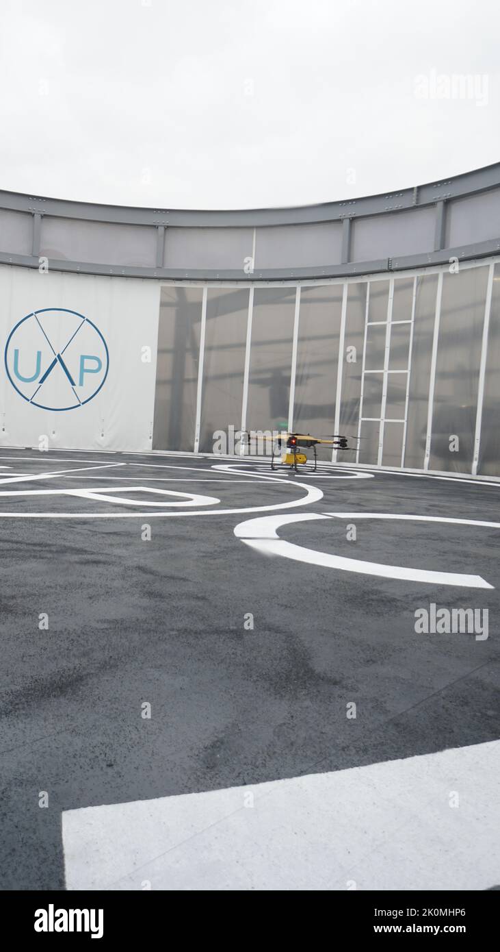 The global launch hi-res stock photography and images - Alamy