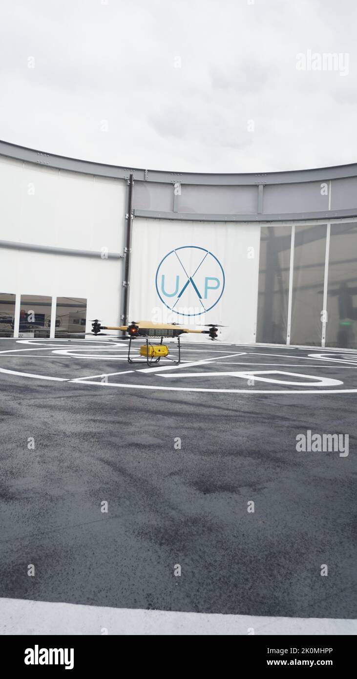 The global launch hi-res stock photography and images - Alamy