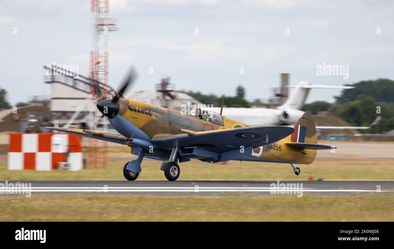 RAF Battle of Britain Memorial Flight Supermarine Spitfire ‘MK356 ...