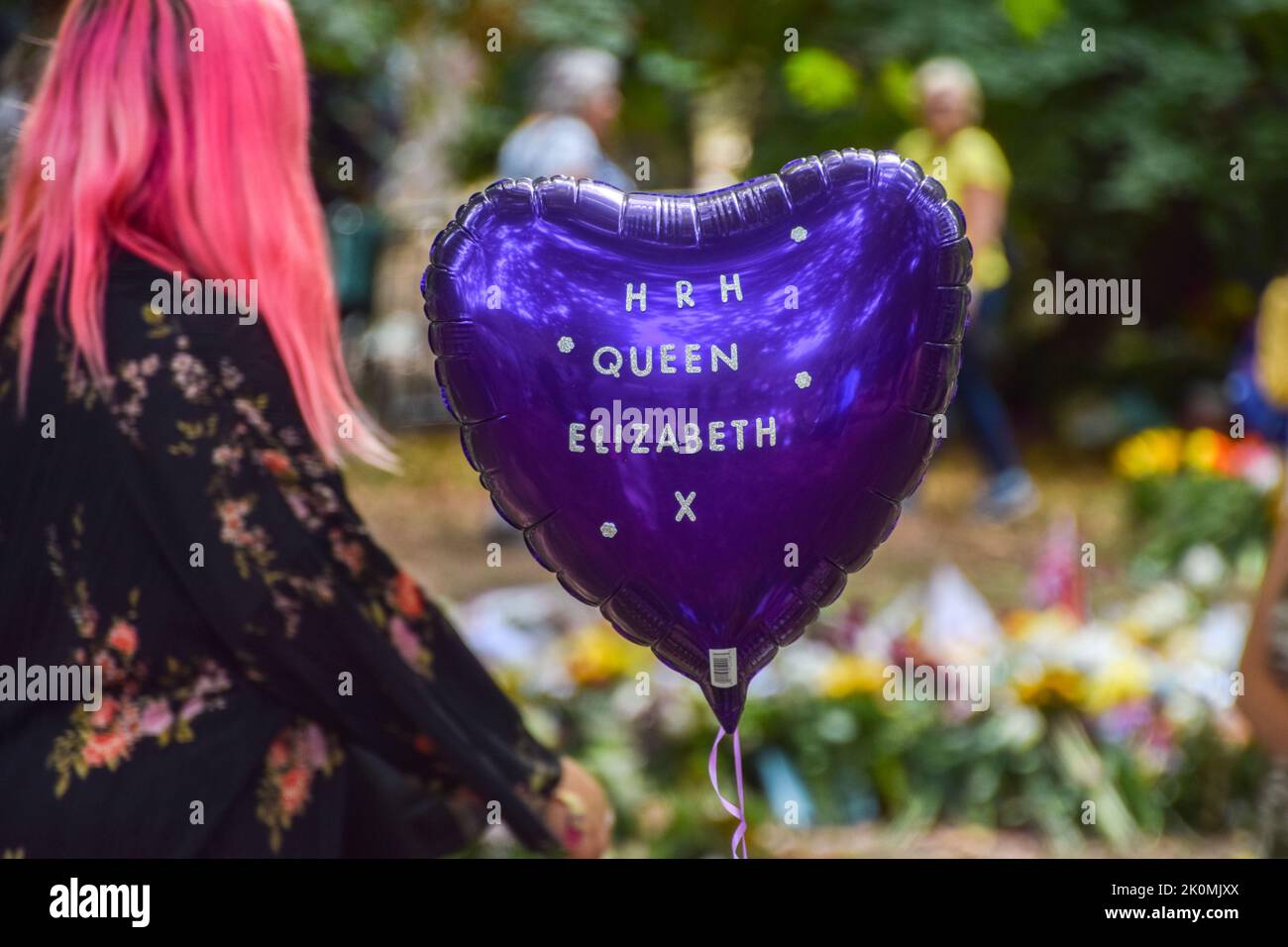 London, UK. 12th Sep, 2022. A heart-shaped "Queen Elizabeth" balloon ...