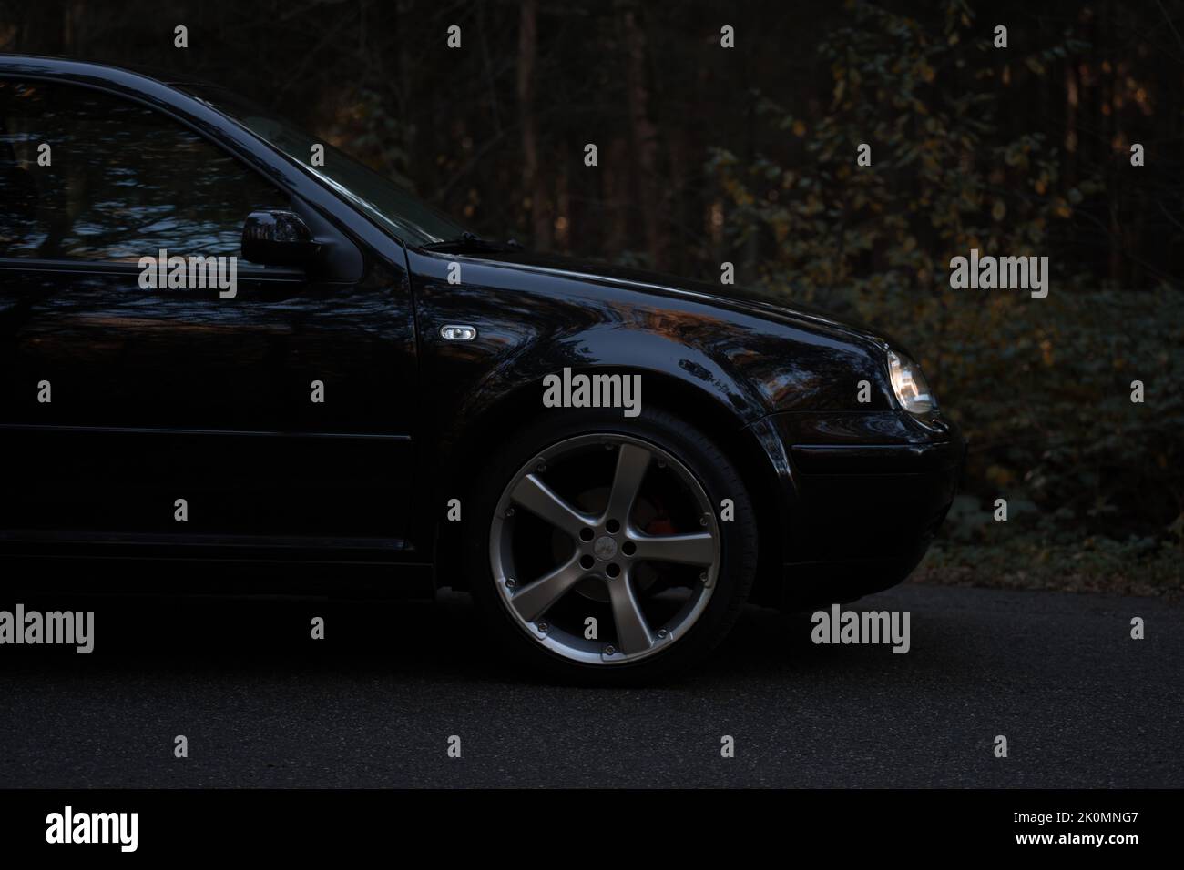 Golf car side view hi-res stock photography and images - Alamy