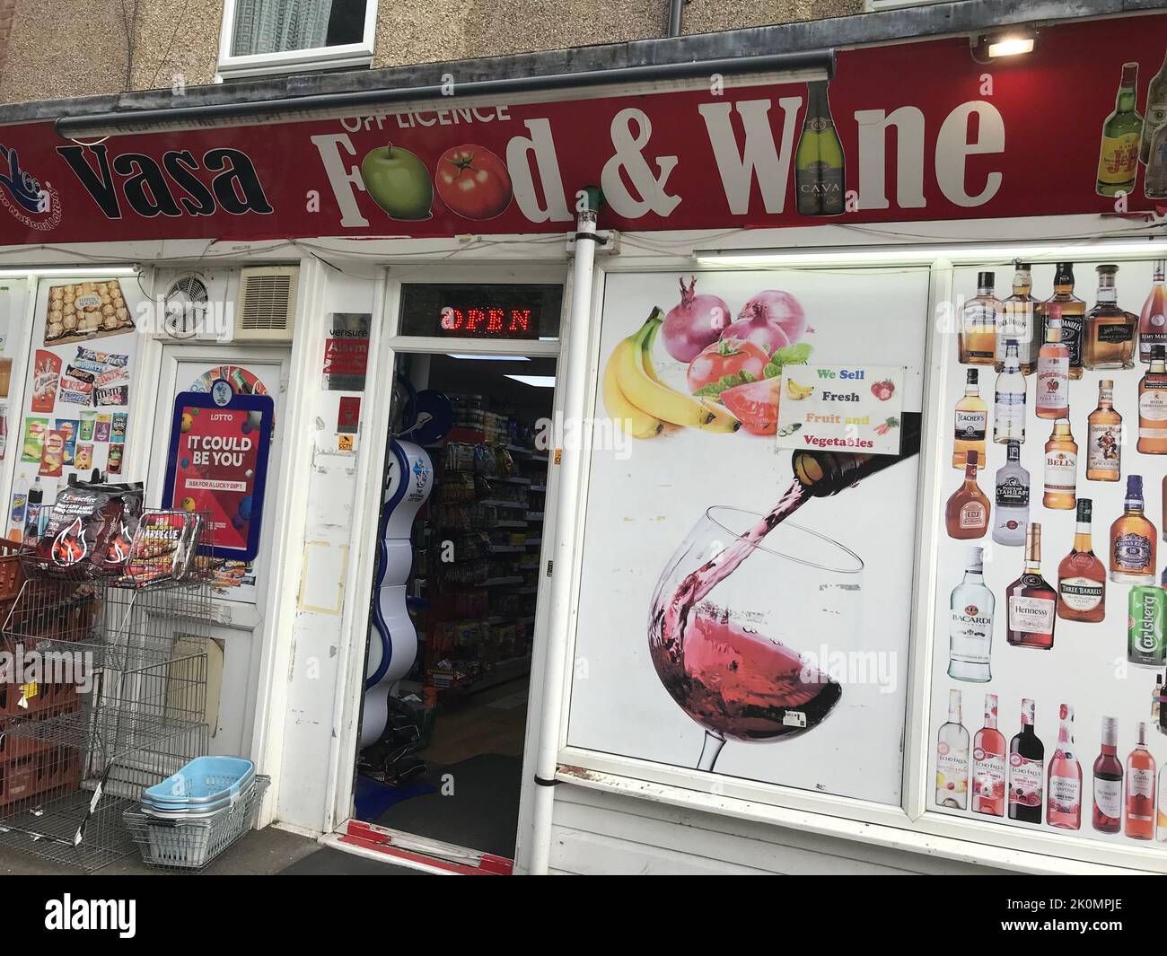 Maidstone UK 12th September 2022 Local store Vasa puts up Queen ...