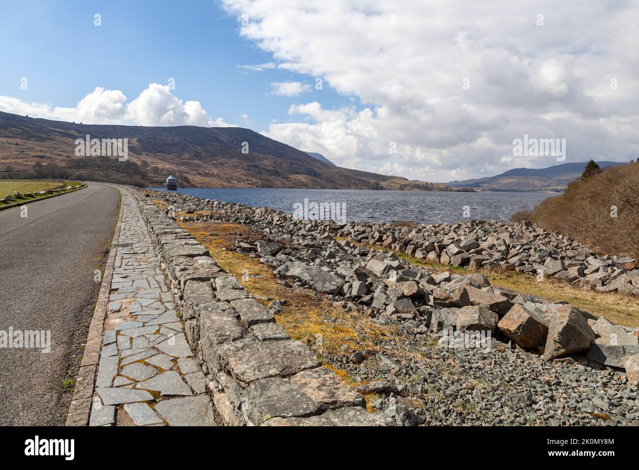 A view of the dam and take off tower of Llyn Celyn Reservoir, Snowdonia ...