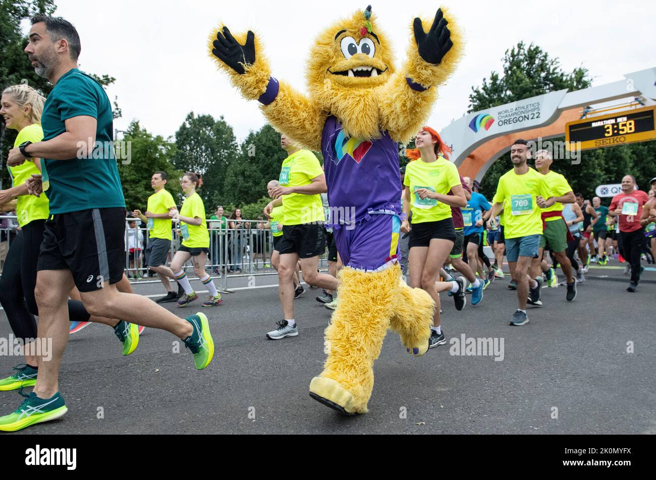 Legend competition mascot performing during the men’s marathon at the ...
