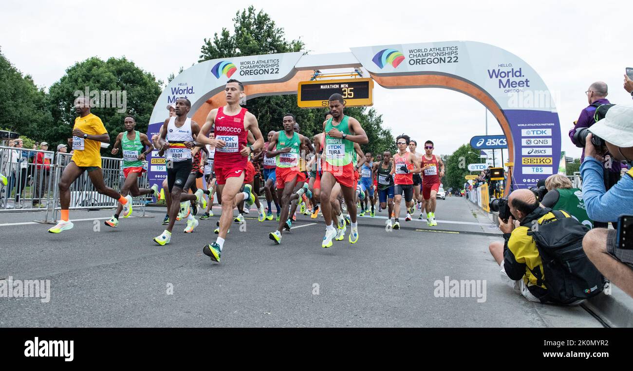 Start of the men’s marathon at the World Athletics Championships ...