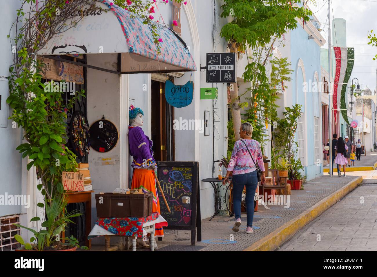 Commercial street in downtown Merida, Yucatan, Mexico Stock Photo - Alamy