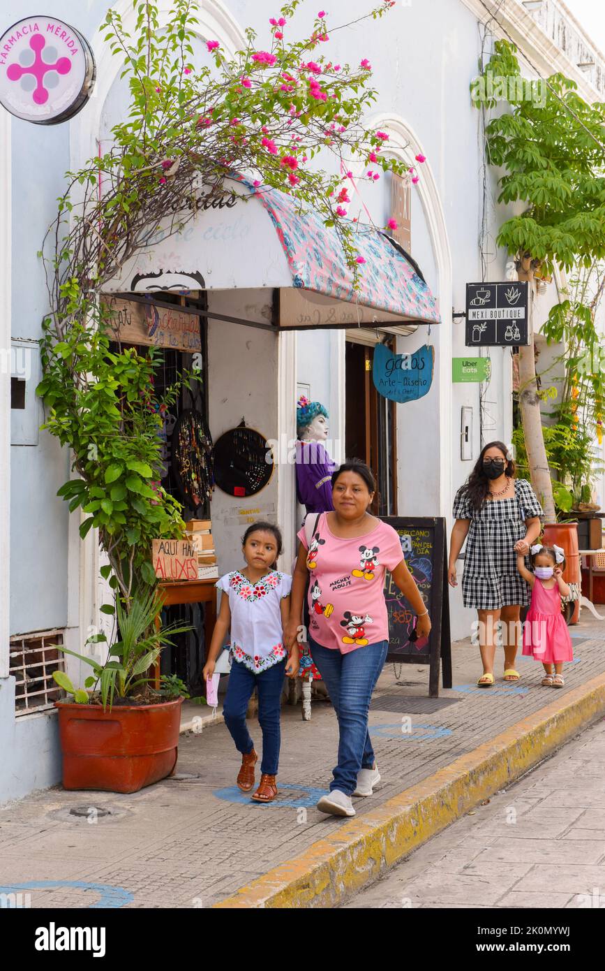 Commercial street in downtown Merida, Yucatan, Mexico Stock Photo - Alamy