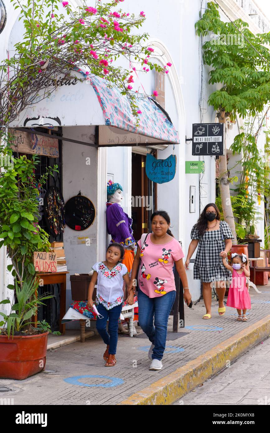 Commercial street in downtown Merida, Yucatan, Mexico Stock Photo - Alamy