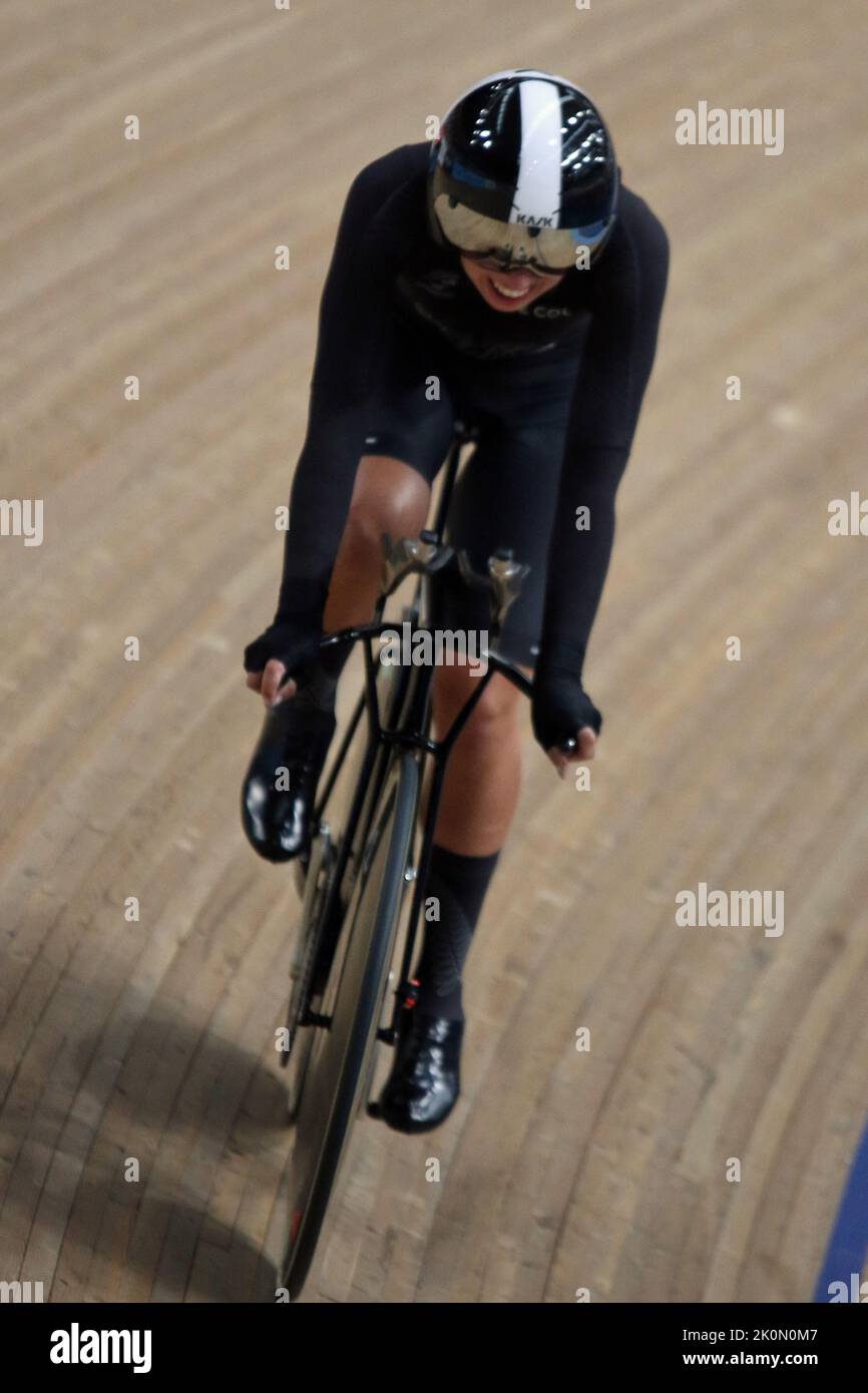 Bryony BOTHA of New Zealand in the women's 3000m Individual Pursuit ...