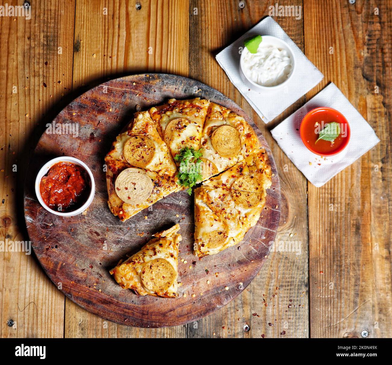 A top view of a chicken pizza Stock Photo - Alamy