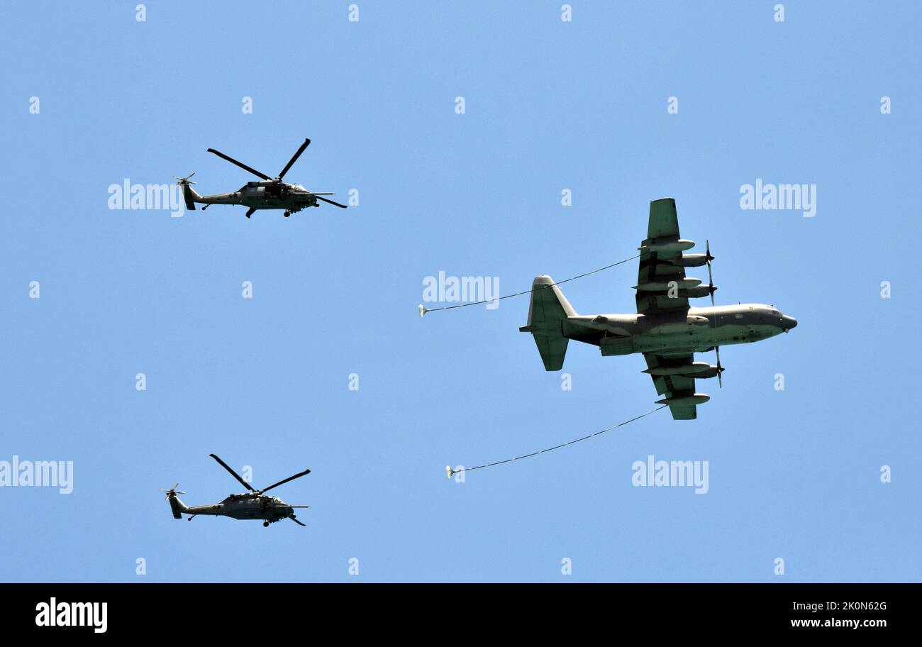 Plane tanker airplanes hi-res stock photography and images - Alamy