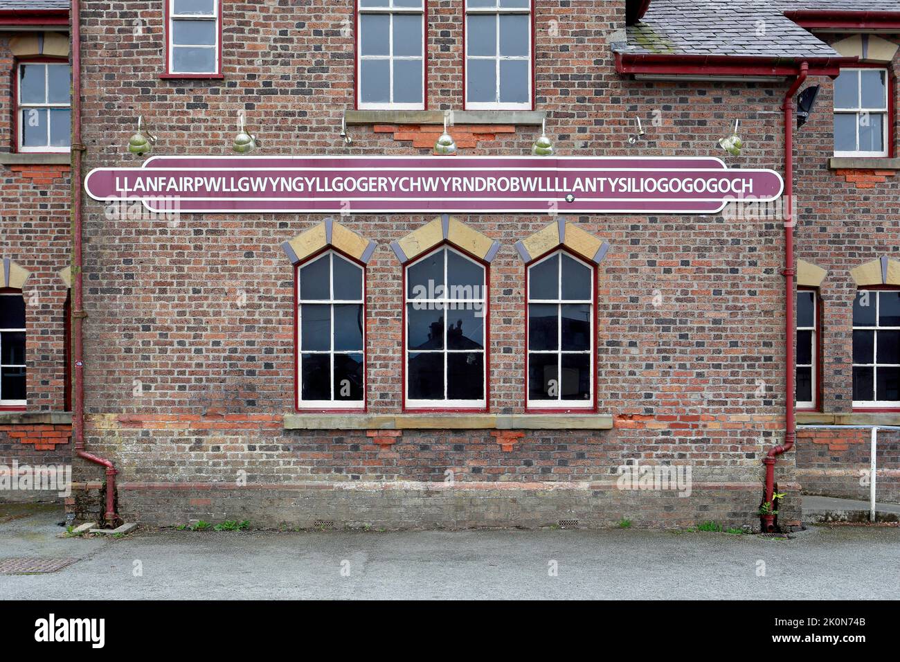 Llanfairpwllgwyngyll hi-res stock photography and images - Alamy