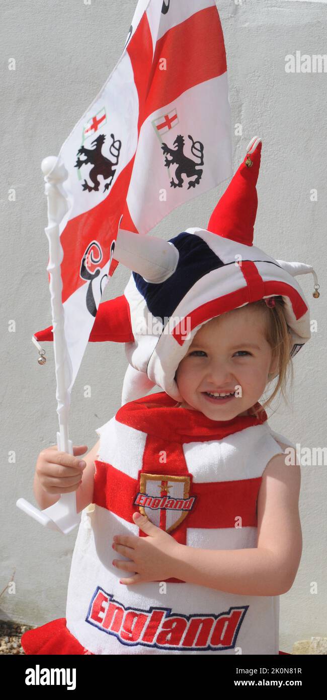 2 YEAR OLD IMARNI BANKS GETS READY FOR THE BIG MATCH IN AN ENGLAND HAT ...